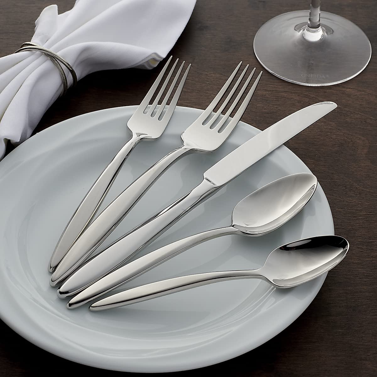 Oneida T1001020Al20 Tweak 20 Piece Fine Flatware Set, Service For 4