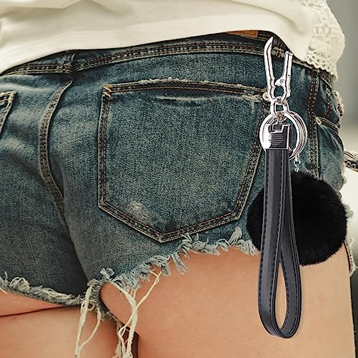 GAOSHIXW Genuine Leather Keychain Universal Wristlet Keychain, Key Chain for Men and Women Car Accessories (Light black)