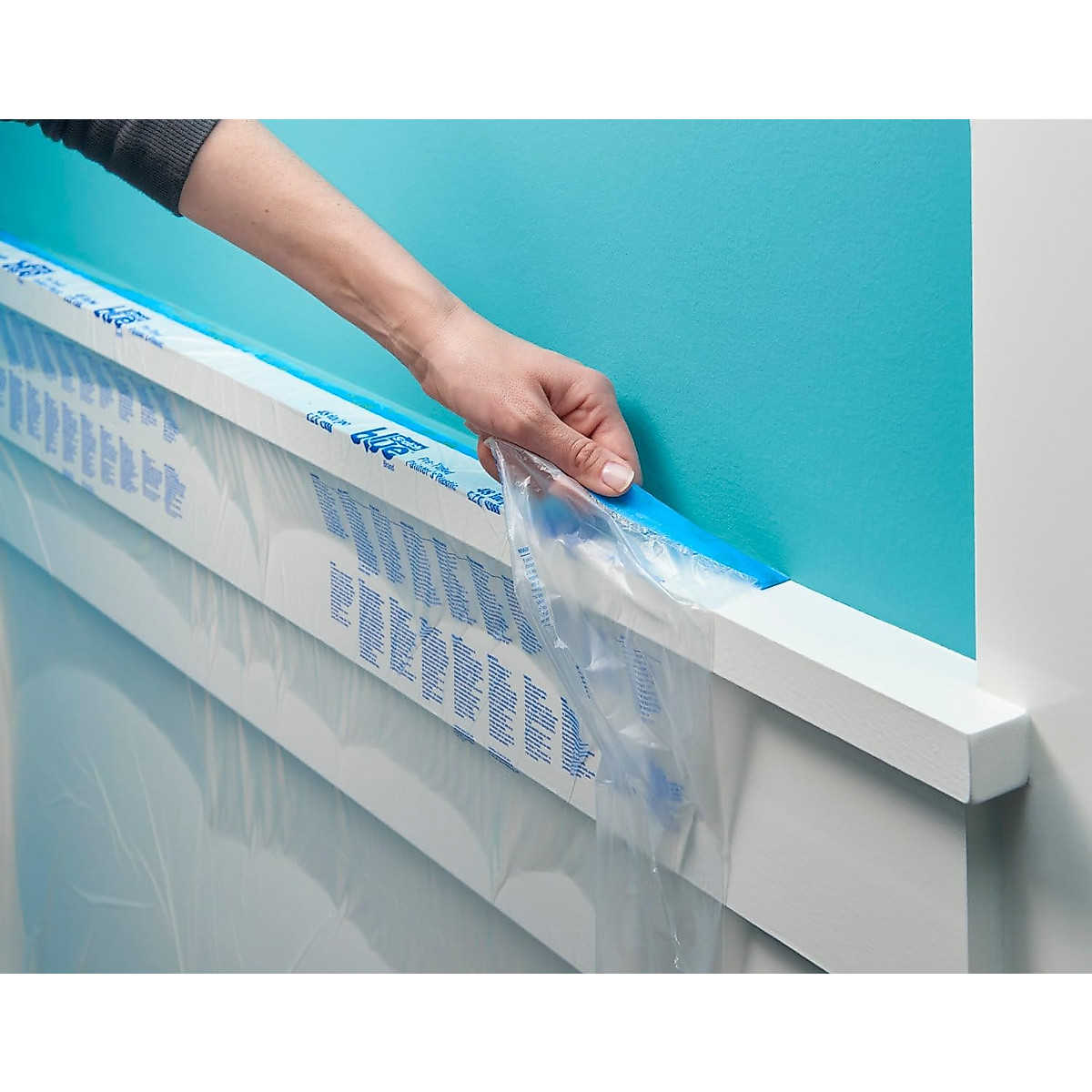 ScotchBlue Pre-Taped Painter's Plastic with Dispenser, Prepares and Protects in One Easy Step, Multi-Surface Painter's Tape and Plastic for Indoor Use, 24 Inches x 30 Yards, 1 Roll