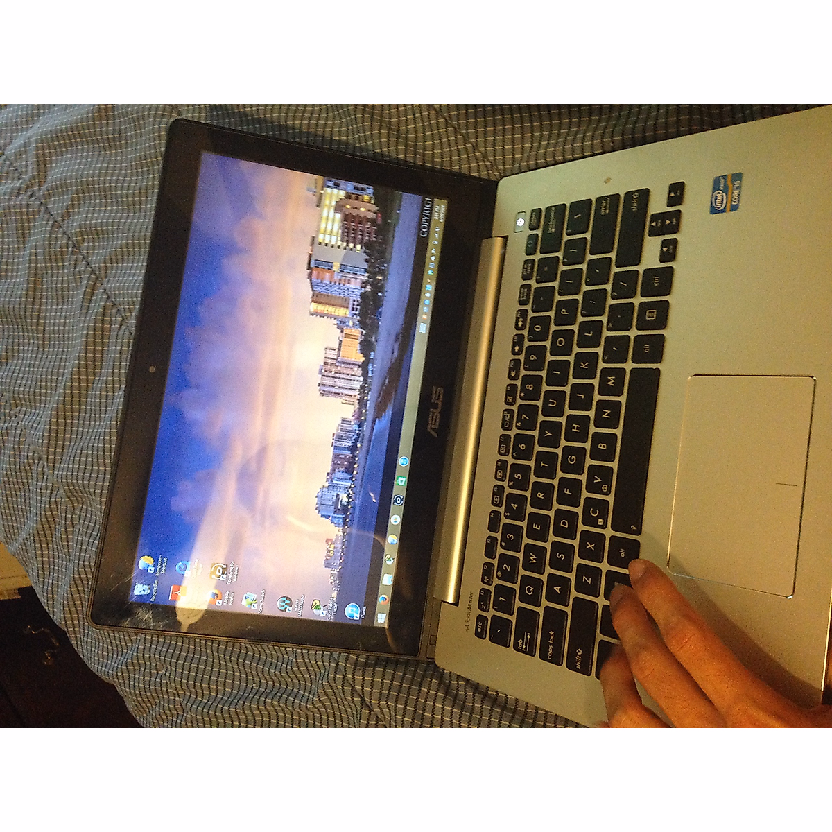 VivoBook S300CA-DS51T-CA Ultrabook I5-3317U Laptop PC 4GB 500GB 13.3 Windows 8