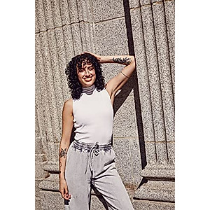 John Frieda Frizz Ease Curl Reviver Mousse, Enhances Curls, Soft Flexible Hold, Mousse for Curly or Frizzy Hair, 7.2 Ounces, Alcohol-Free