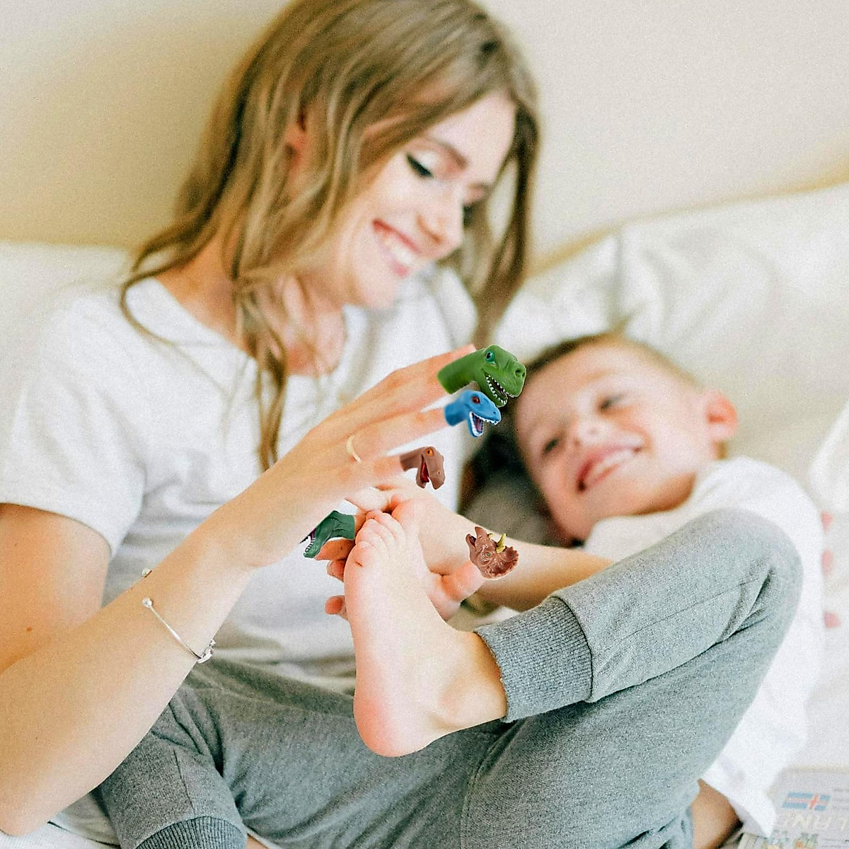 10 Pack Dinosaur Finger Puppets for Kids and Family, Dino Toys for Toddlers Party Favors (5 Designs)