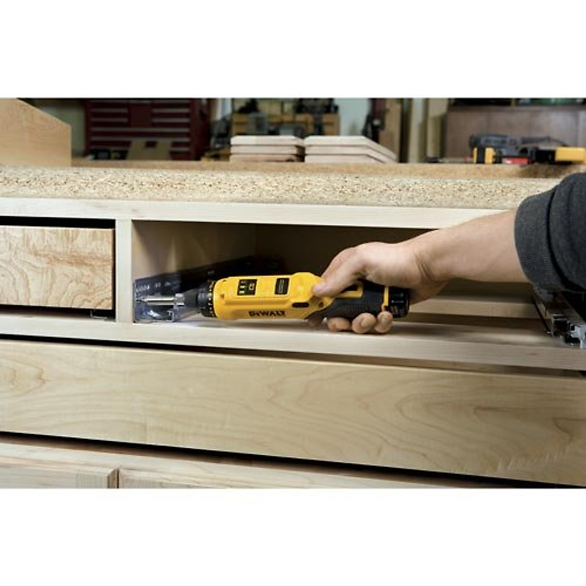 DEWALT 8V MAX Cordless Screwdriver Kit, Gyroscopic, 2 Batteries, Electric (DCF680N2)