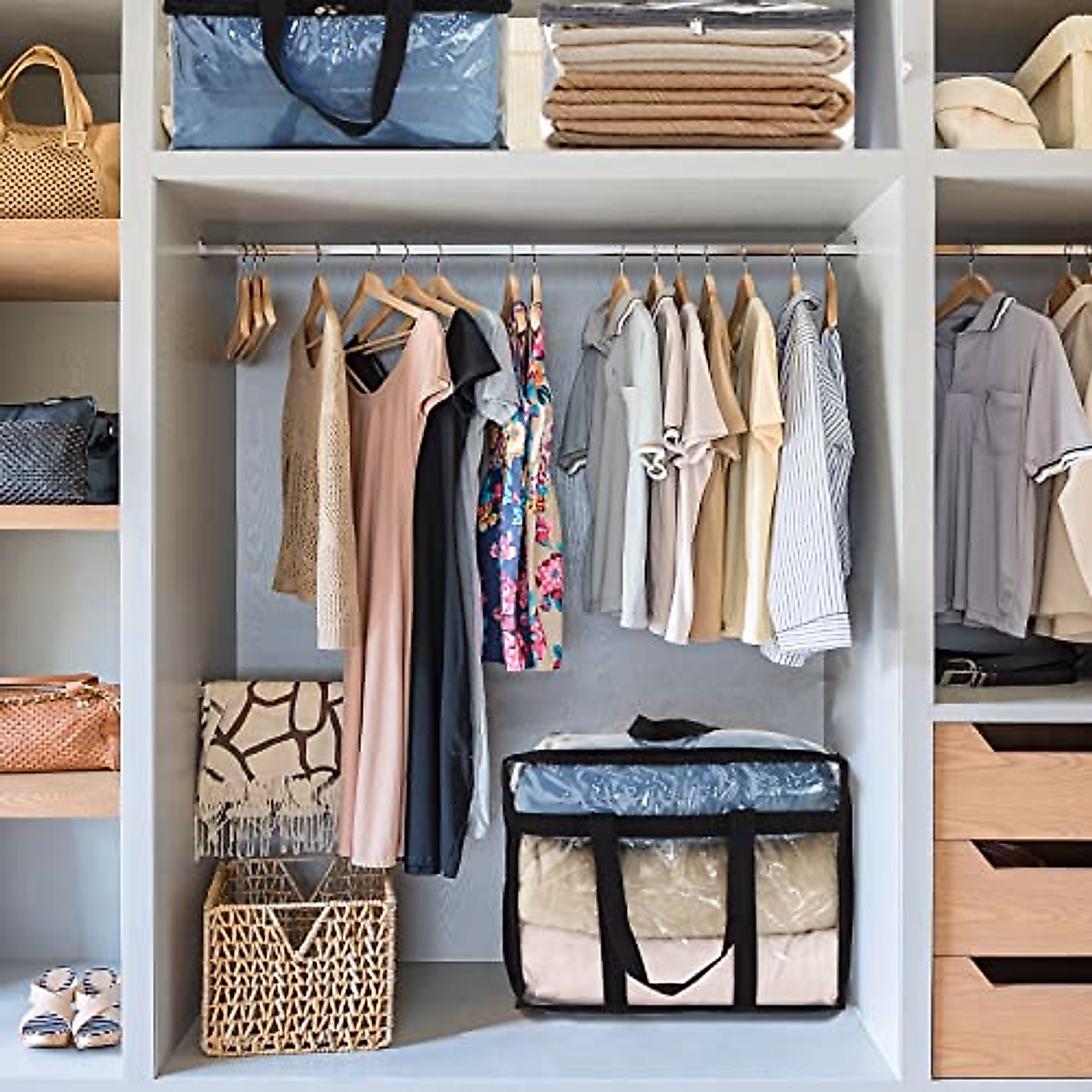 Fixwal Clear Clothes Storage Bags PVC Organizers Vinyl Bags for Comforter,Blanket,Bedding,Duvet,Transparent Moving Totes with Reinforced Handle & Zipper, 4 Pack 18x15x9 Inch