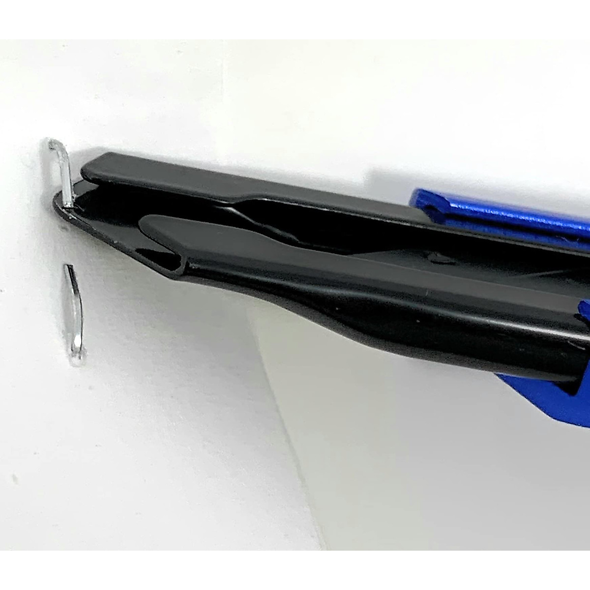 RockRose Retractable Utility Knife w/ 30-Degree Blade Set of 3 x 5.5, Portable easy to use Arts and Crafts Knife with Precision Blades for Home, Car, Warehouse, Everyday Use (Red, Blue and Grey)