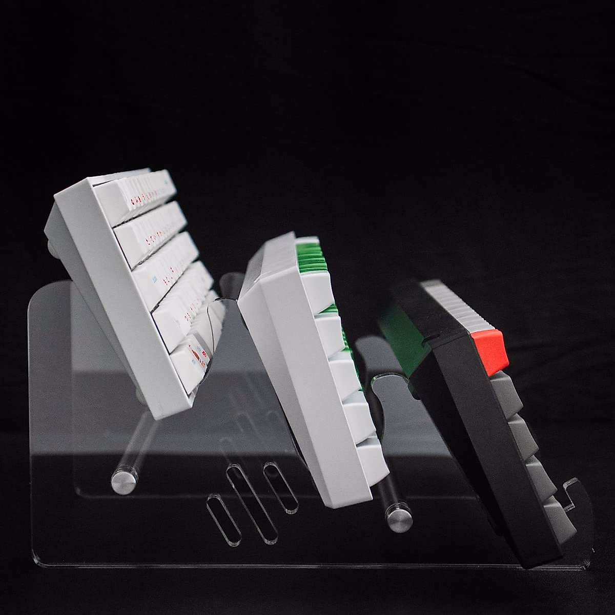 SUEHIODHY 1pcs Acrylic Keyboard Display Stand Clear 3-Tier Keyboards Storage Holder for Tablet Picture Frames