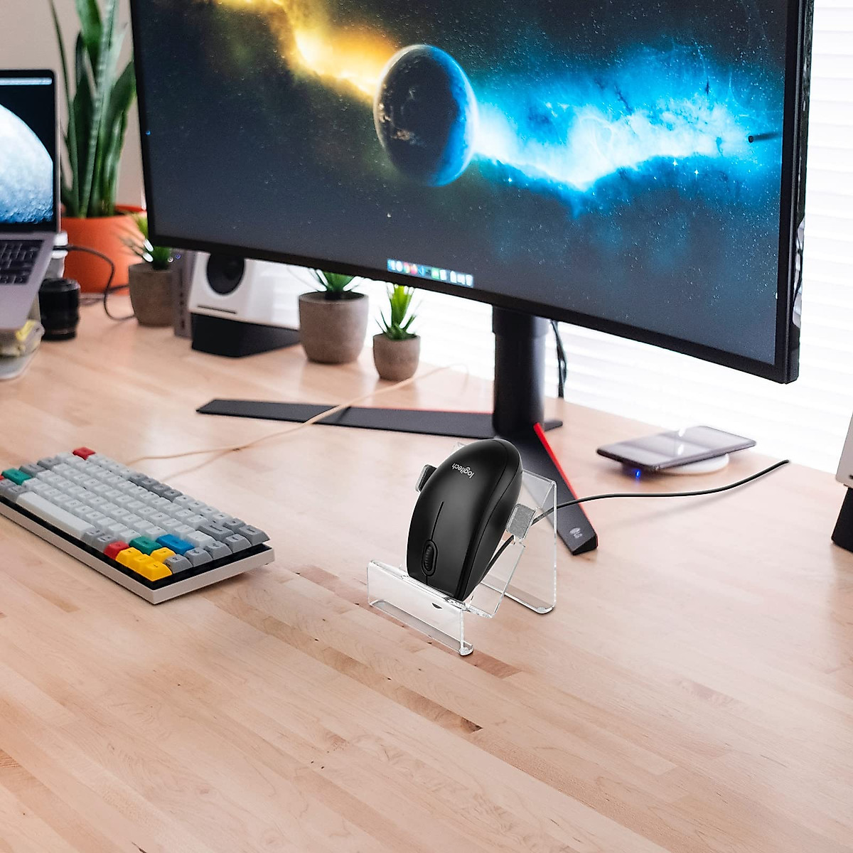 CaSZLUTION Acrylic Mouse Holder Stand, Desktop Vertical Mount Stand Base for Wired and Wireless Mouse, Universal Computer Mouse Display Stand PC Gaming Mouse Organizer Holder - Clear