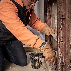 Wells Lamont Women's Warm HydraHyde Water-Resistant Grain Leather Winter Gloves, Tan, Medium (1085M)