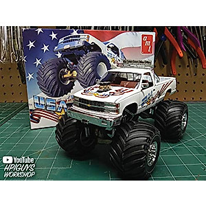 AMT USA-1 Chevy Silverado Monster Truck 1:25 Scale Model Kit