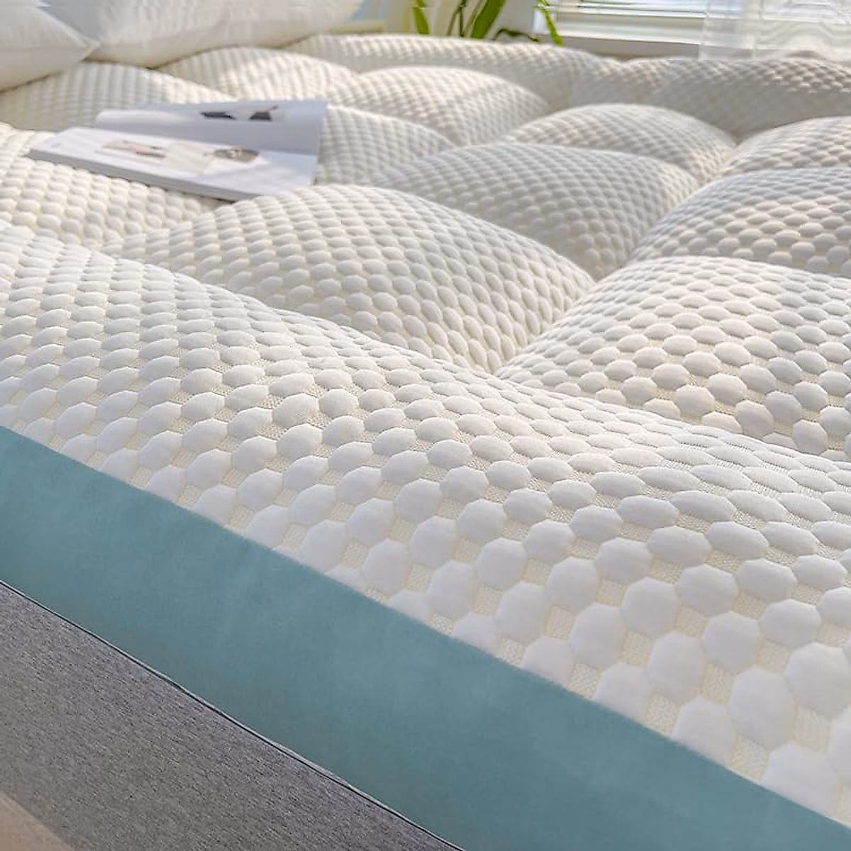 Twin XL Size Extra Thick Mattress Breathable Mattress Pad Protector Pocket Soft Down Alternative Fill Mattress Cover Bedding Quilted Fitted Fluffy Soft Mattress Pad, (35"x80",Green edges)