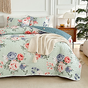 UOZZI BEDDING Botanical Quilt Set Queen Size 90x90 3 PC Reversible Soft Microfiber Lightweight Green Coverlet with Blue Red Flowers Bedspread Summer Bed Cover for All Season (1 Quilt+ 2 Shams)