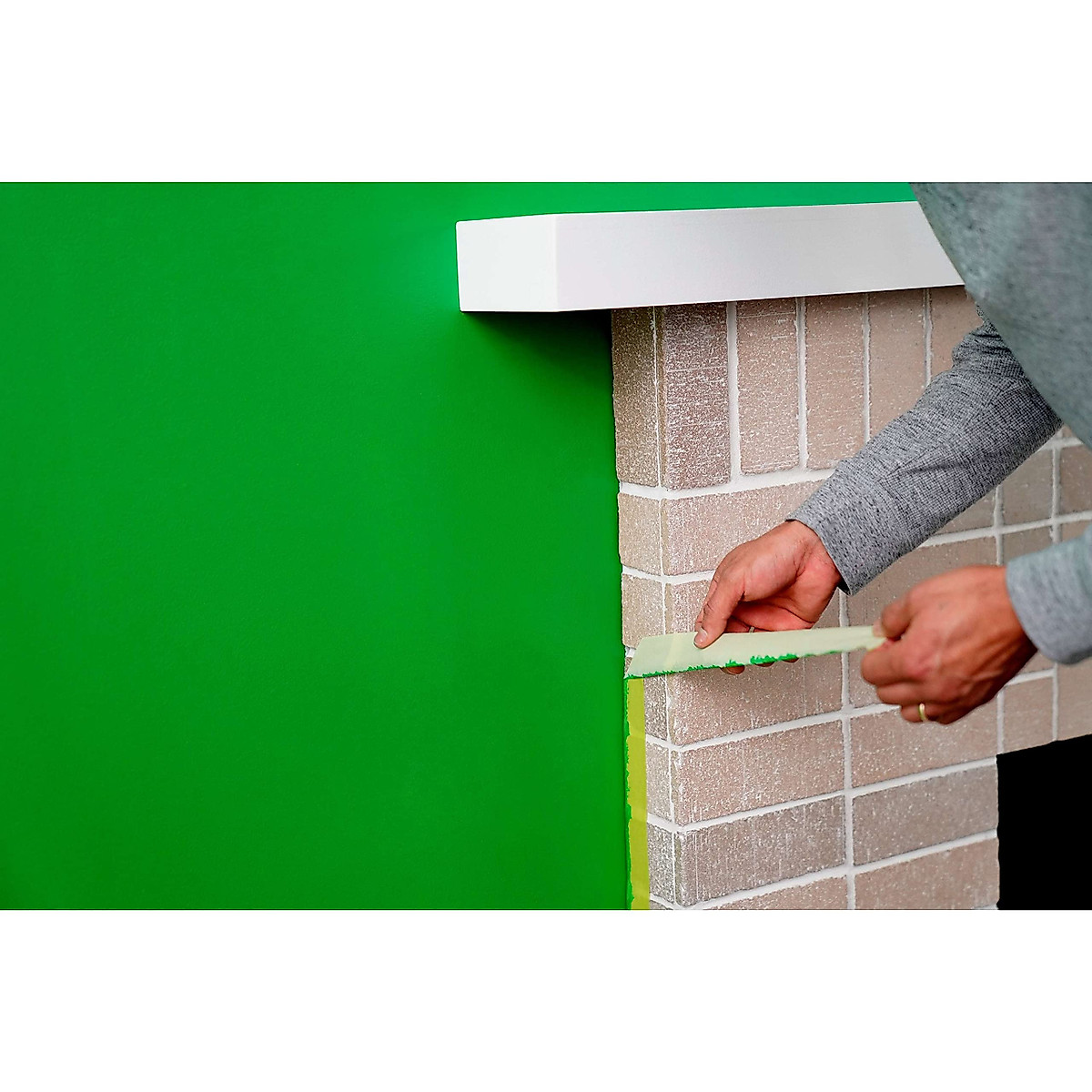 Scotch Rough Surface Extra Strength Painter's Tape, Green, Tape Protects Surfaces and Removes Easily, Rough Surface Painting Tape for Indoor and Outdoor Use, 1.41 Inches x 60.1 Yards, 1 Roll