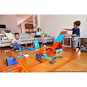 Hot Wheels Race Crate with 3 Stunts in 1 Set Portable Storage Ages 6 to 10