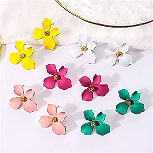 coadipress 8 Pairs Flower Stud Earrings Set for Women Bohemian Matte Flower Earrings With Gold Faux Flower Bud Chic Daisy Earrings Jewelry Gifts (8 Pairs Flower Studs)