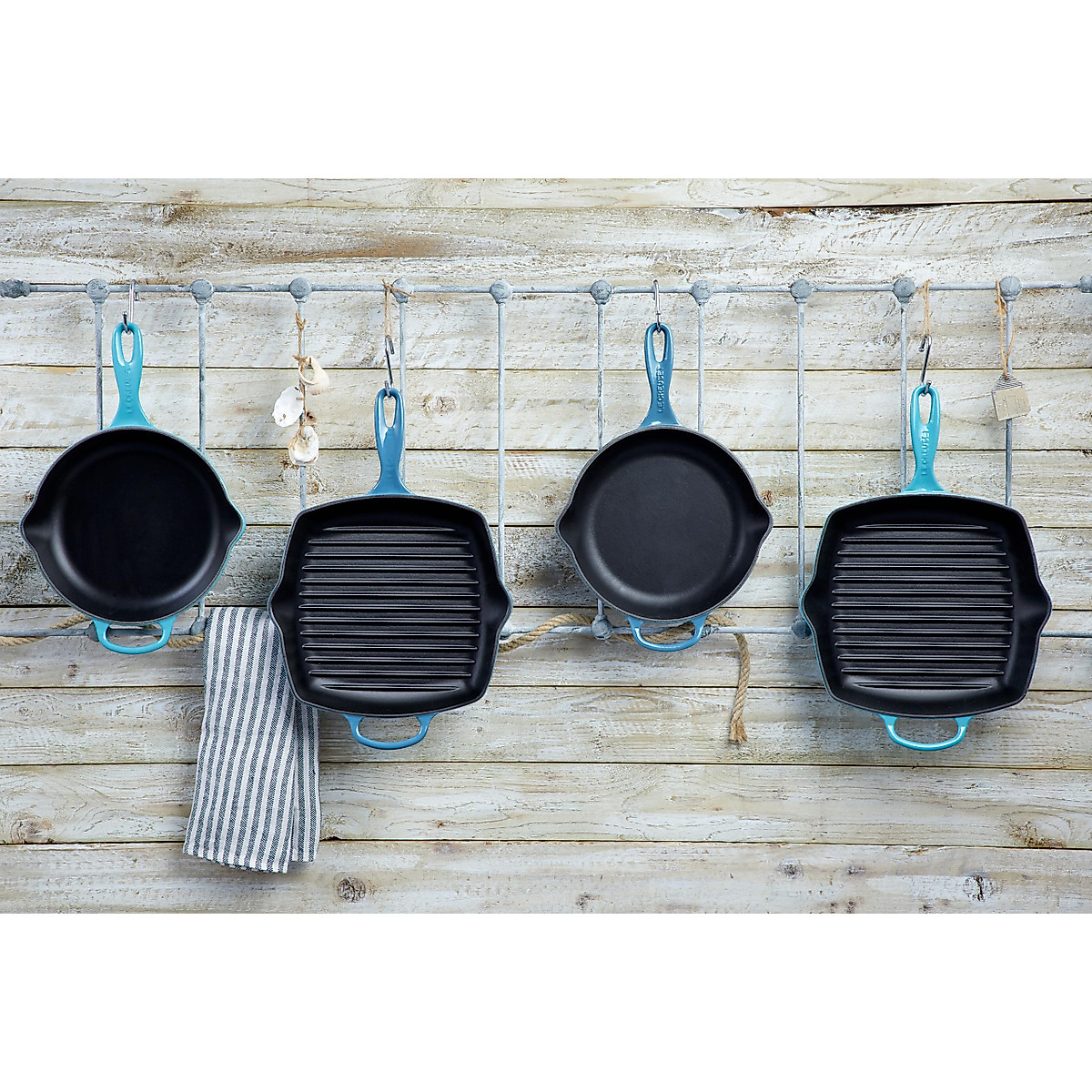 Le Creuset Enameled Cast Iron Signature Iron Handle Skillet, 11.75" (2-3/8 qt.), Caribbean