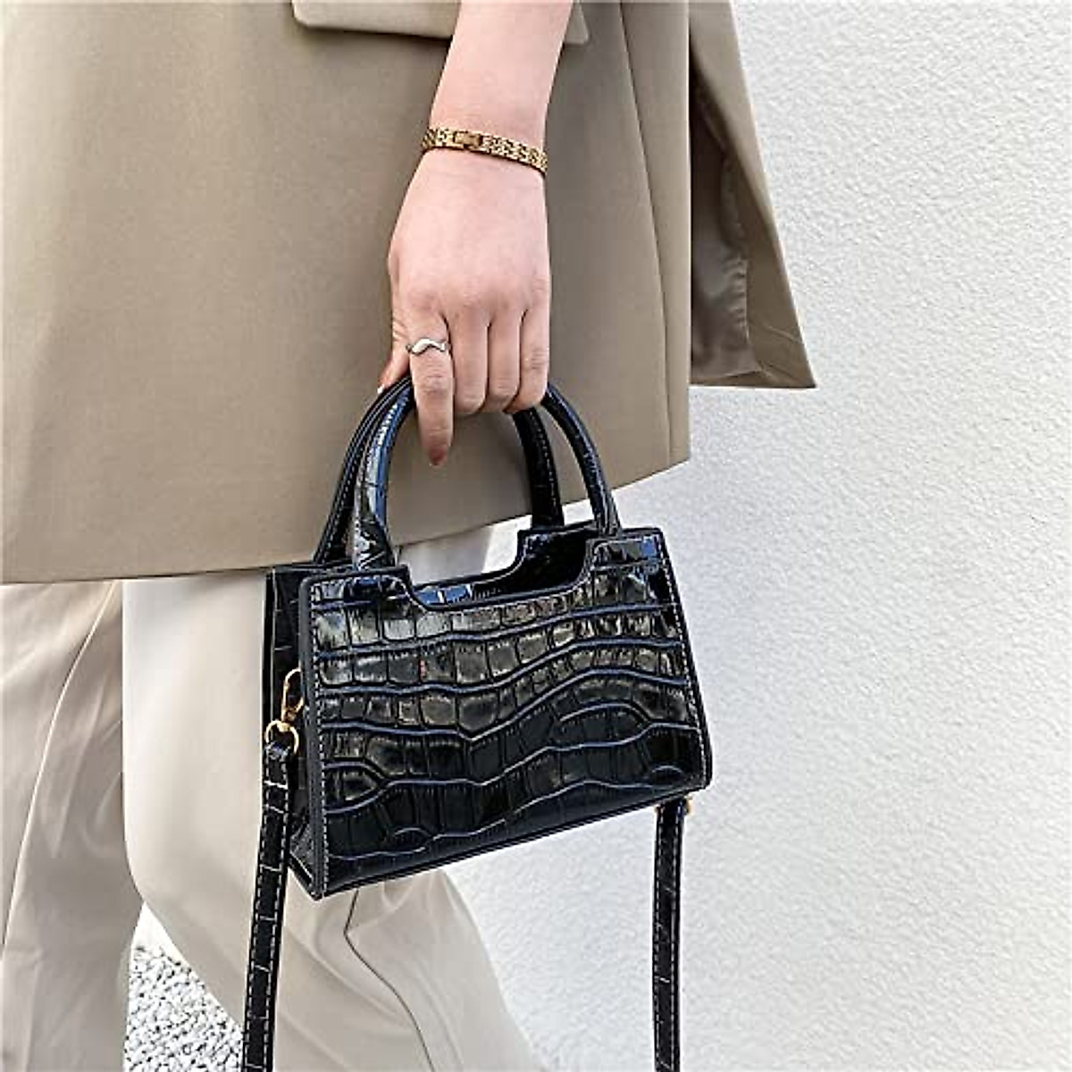 Crocodile Pattern Leather Crossbody Bags For Women Top Handle Purse Fashion Design Shoulder Bag Satchel Handbag (Black)