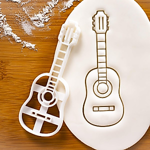 Set of 2 Guitar cookie cutters (Designs: Acoustic and Electric Guitar), 2 pieces - Bakerlogy