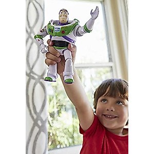 Mattel Disney Pixar Buzz Lightyear Action Figure, Posable Character in Signature Look, Collectible Toy, 7 Inch