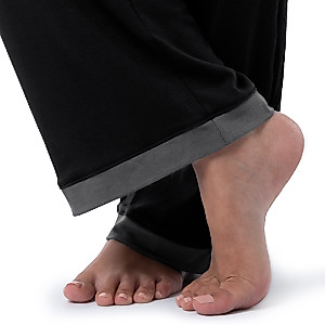 Fruit of the Loom Women's Plus Size Short Sleeve Tee and Pant 2 Piece Sleep Pajama Set, Black, 4X