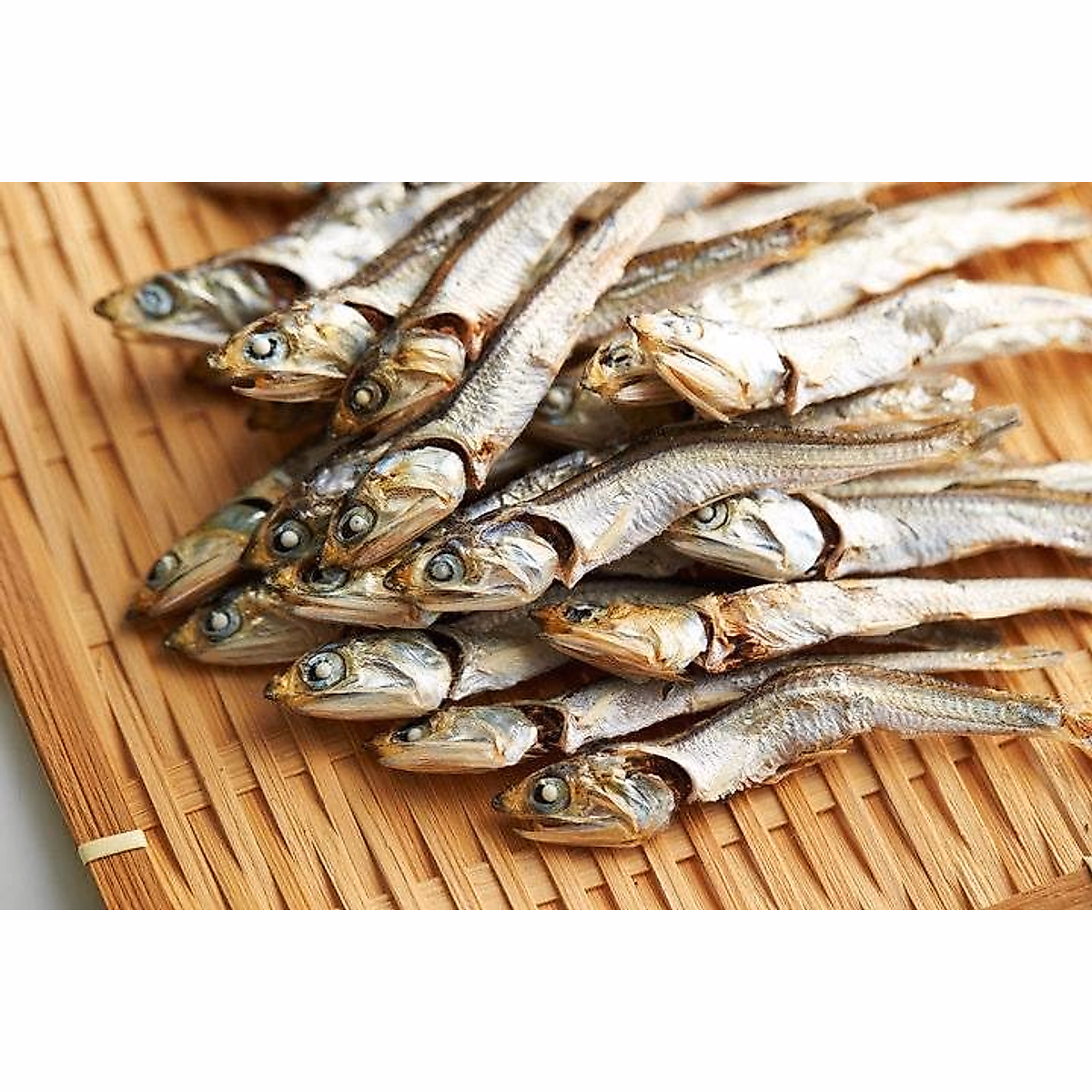 green paws Alaskan Herring Whole Fish Pet Treat - Air-Dried, Single-Ingredient for Cats & Dogs - Natural Dog Training Treats, Fish Dog Treats, Dried Fish Snack, Herring Dog Treats 3.5-oz Bag