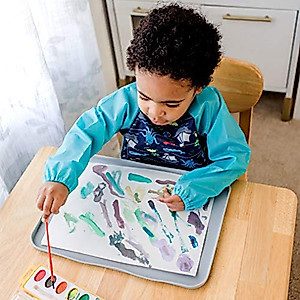 green sprouts Finger Food Platemat Spacious eating and craft area with raised edges contains messes Helps develop independent eating skills, Great for crafts, Made of silicone, Dishwasher safe