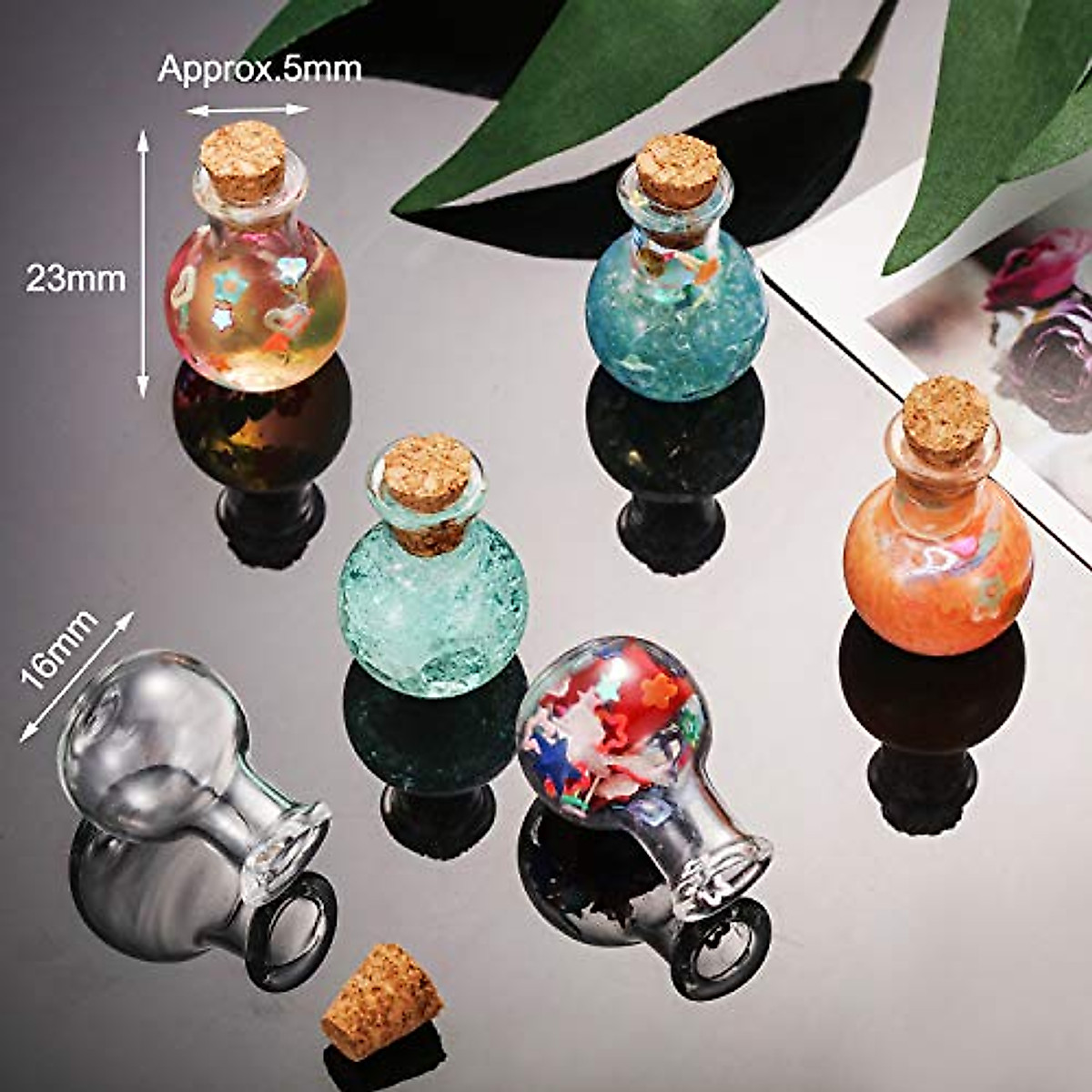 30 Pieces 0.9 x 0.6 inches Mini Glass Bottles Clear Drifting Bottles Small Wishing Bottles with Cork Stoppers for Wedding Birthday Party DIY Crafts Supplies