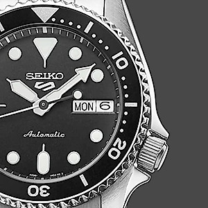 Seiko 5 Sports SKX â€˜Midiâ€™ 38mm Black | Stainless Steel Bracelet SRPK29K1