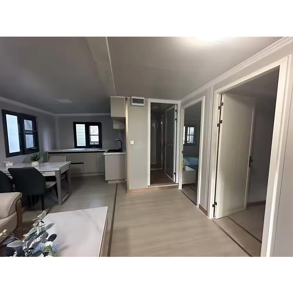 Expo Groups Foldable 20/40FT prefab House, Exquisitely Designed Modern 4 Bedroom, 1 Living Room, 1 Full Equiped Bathroom and Kitchen, Villa Prefab House, Custom Pre-Wired (40FT)