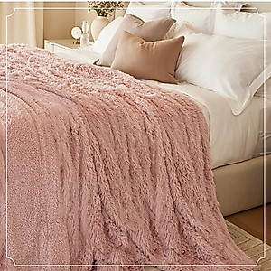 The Connecticut Home Co Bedding Blanket, King 108x90, Soft Plush Shag and Sherpa, Warm Throws for Bed, Gift for Women, Bedroom Luxury Home Decor Accent Blankets for Couch Sofa Chair, Dusty Rose