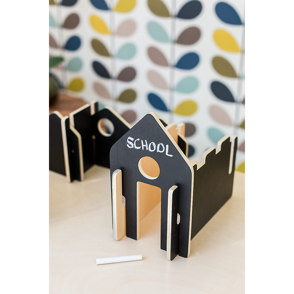 THE FRECKLED FROG Happy Architect - Create 'N’ Play - Set of 28 - Ages 2+ - Wooden Blocks for Preschoolers and Elementary Aged Kids - Construct Buildings, Towns and Cities - Blackboard Surfaces