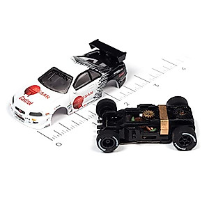 Auto World Xtraction Import Heat 1999 Nissan Skyline GTR (White/Black) HO Scale Slot Car