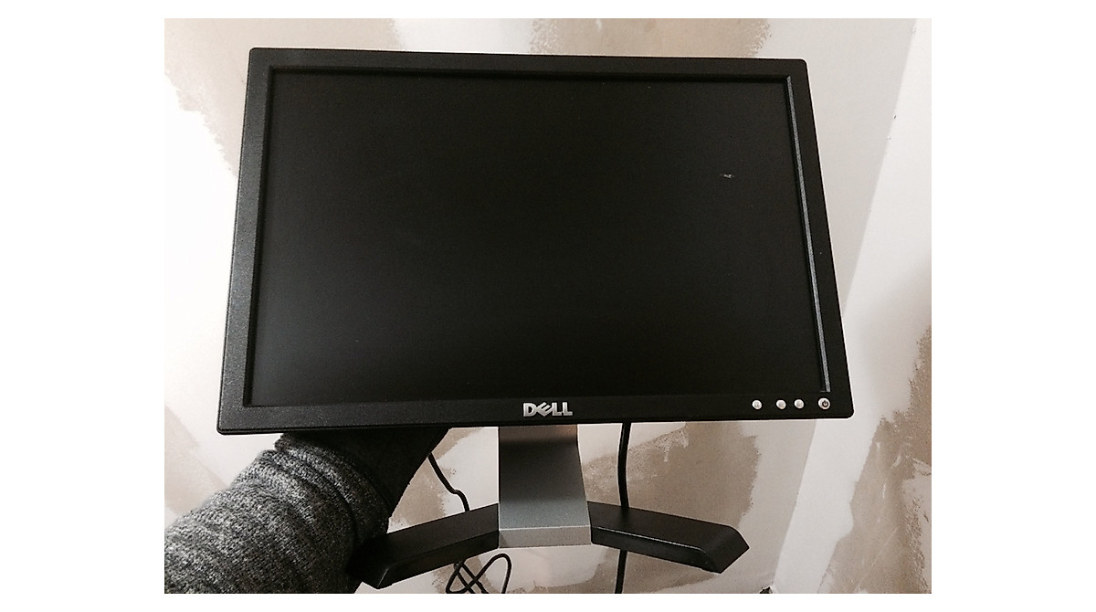 Dell E178WFPC 17-Inch Widescreen LCD Monitor with High Resolution