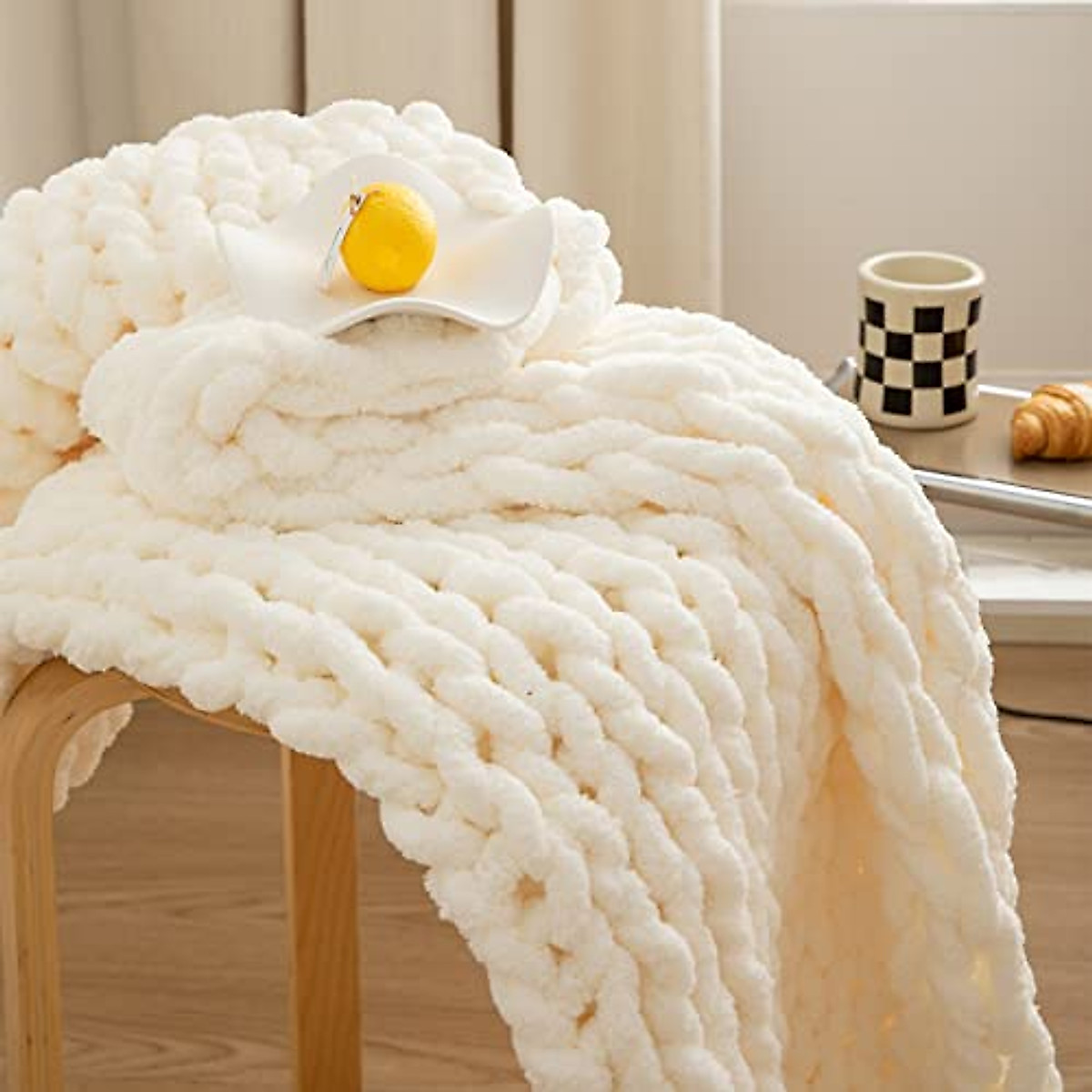 WESHIONGOO Chunky Knit Blanket Throw Cable Knit Throw Blanket for Couch Bed Throw Blanket with Jumbo Chenille Yarn Thick 100% Handmade (Cream White, 40"×40")