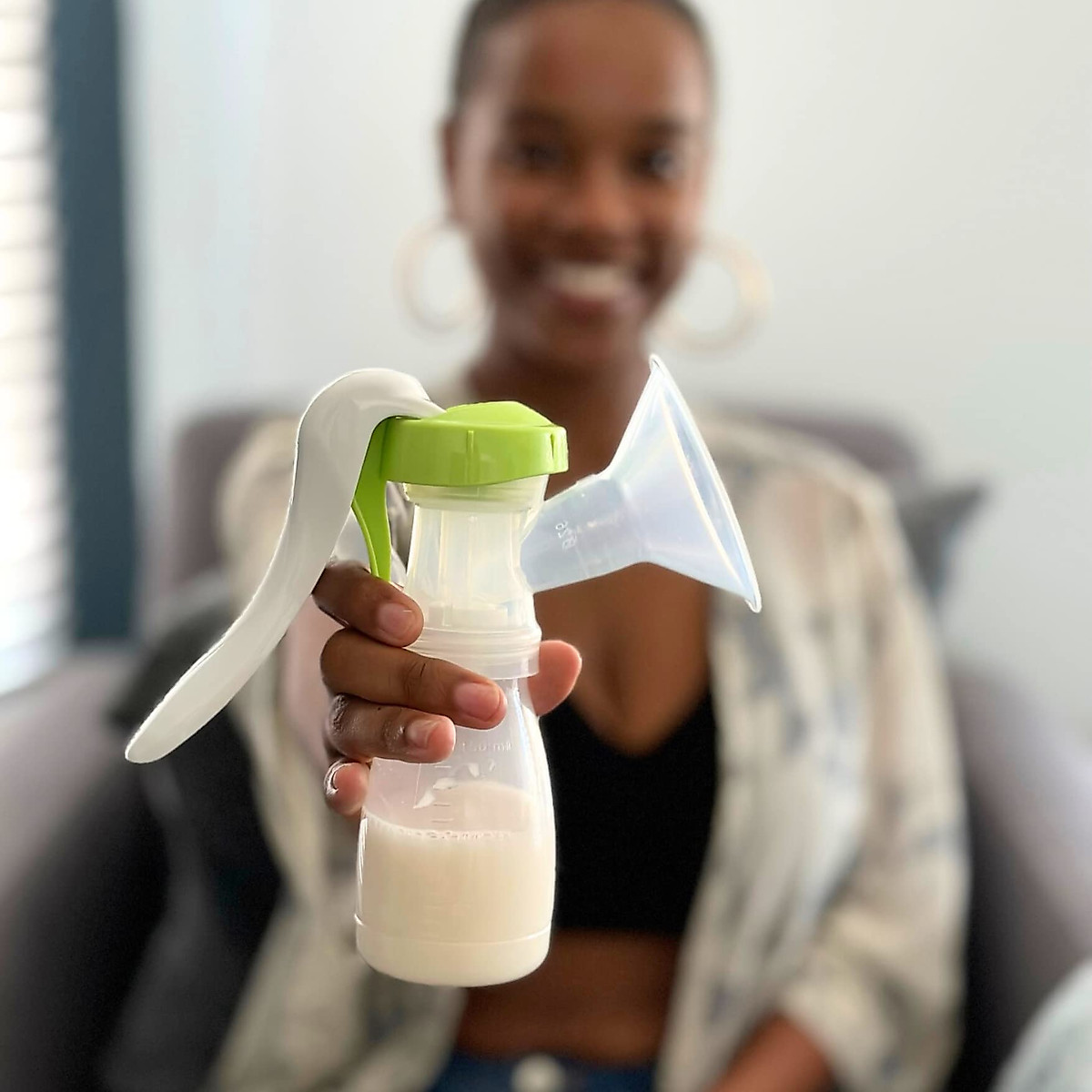 Ardo Amaryll Manual Breastpump, Designed & Manufactured in Switzerland, Includes 26 and 22mm Breast Shells. Portable Quiet Breast Pump. BPA Free Manual Pump for Gentle Pumping. Easy to Use, Hand Pump