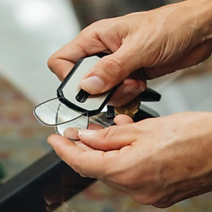 ThinOptics Keychain Case + Rectangular Reading Glasses, Clear, 44 mm + 1.5