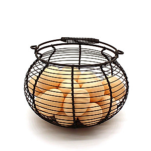 CVHOMEDECO. Rustic Wire Egg Basket with swimming Handle Primitives Vintage Gathering Basket. Rusty