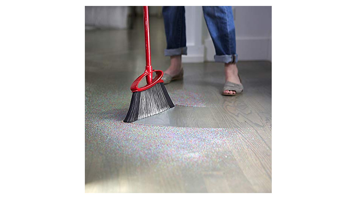 O-Cedar Power Corner Angle Broom - Clean Corners Effortlessly