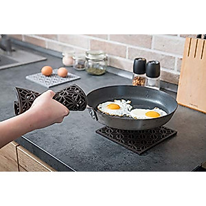Silicone Trivet for hot Dishes Pots and Pans Our Decorative Table Mats can be Used as Pot Holders and Oven Mitts Coasters Jar Openers and are Microwave Safe. Set of 2 Potholders by Q's INN.