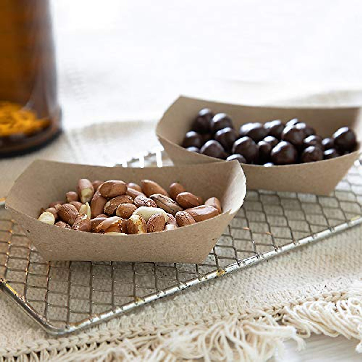 PaperMi Brown Paper Food Tray Disposable Kraft Hot Dog Tray, Paper Food Trays for Picnics, Carnivals, Camping - Food Serving Tray Holds Hot and Cold Food- USA Made (0.5LB 250pc)