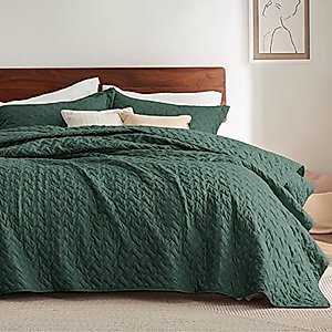 Bedsure Queen Quilt Bedding Set - Lightweight Summer Quilt Full/Queen - Dark Green Bedspreads Queen Size - Bedding Coverlets for All Seasons (Includes 1 Quilt, 2 Pillow Shams)