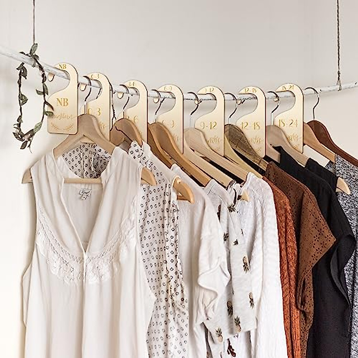 LUTER 7pcs Baby Closet Dividers, Wooden Cute Nursery Hanger Dividers Baby Wardrobe Dividers from Newborn to 24 Months Baby Clothes Organizer Easily Organize Your Baby's Room (Style 2)