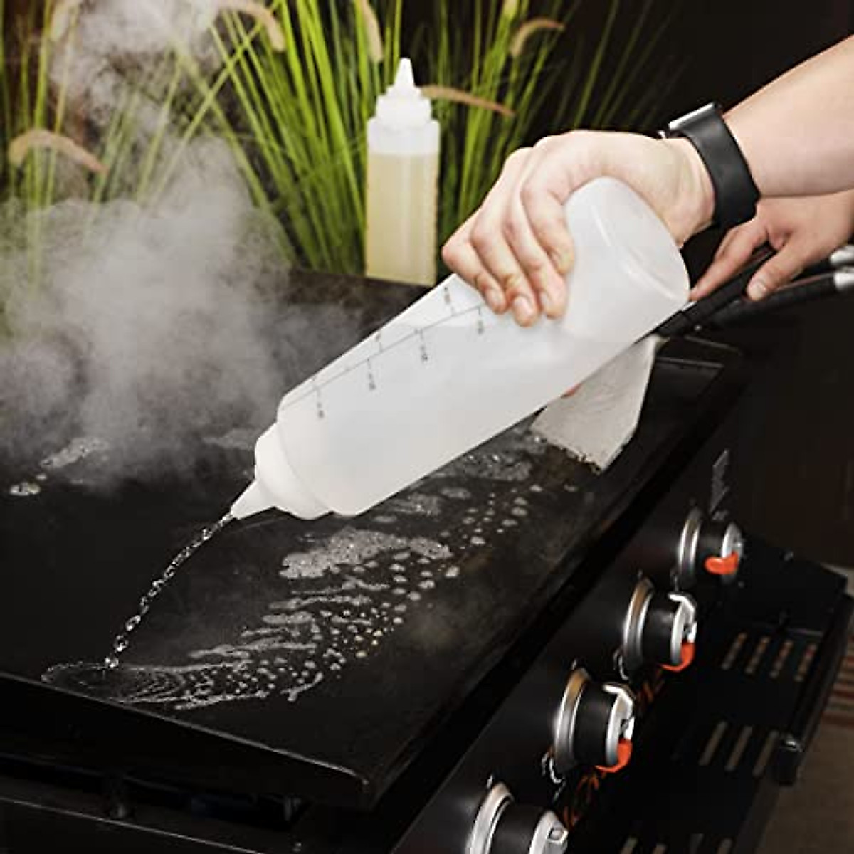 Blackstone 5322 Griddle Kit (6-Piece) Scraper, Heavy Duty BBQ Tongs, Barbecue Metal Hamburger Spatula (2) & Batter Dispenser & Mixer Bottle – Grilling Tools & Accessory, Black