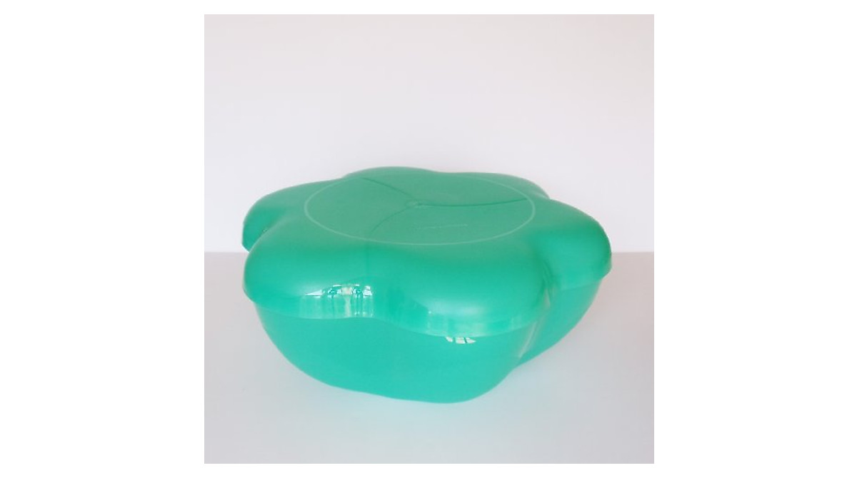 Tupperware Chip N Dip Set - 1.5 Gallon Laguna Green