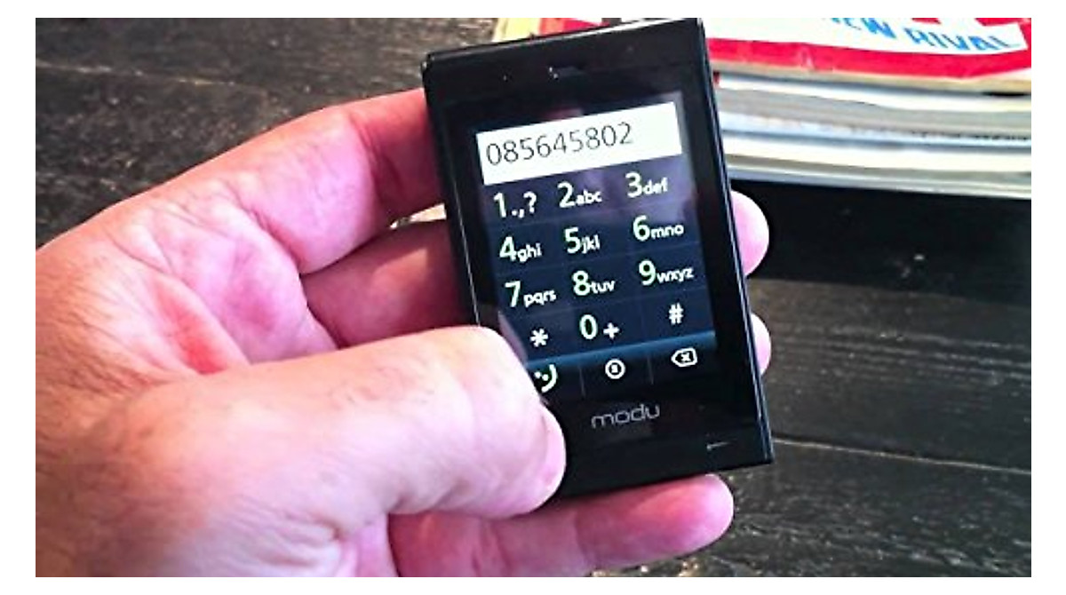 Modu T: Smallest 3G Smartphone with Camera & Armband