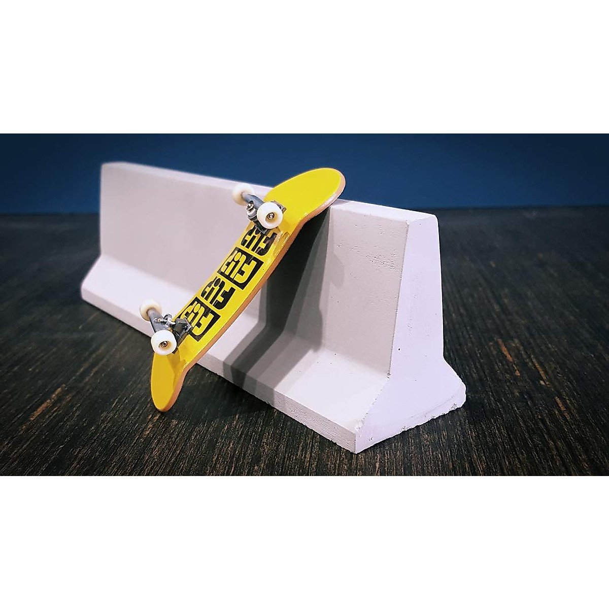 Acacia Grove Jersey Barrier for Fingerboard Skatepark - 1:12 Scale, Made of Concrete