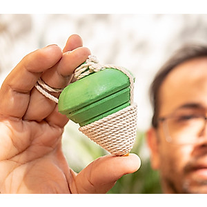 Spinning Top Trompo – 5 -Pack Carved Spinning Tops – Sturdy Steel Point for Enhanced Stability – Exquisite Craftsmanship – Ideal for Beginners and Intermediates – Trompos de Mexico (Colors May Vary).