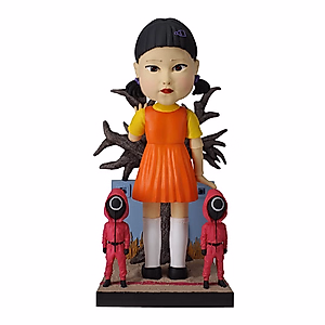 Royal Bobbles Squid Game Young-HEE 8” with Guards Collectible Bobblescape Bobblehead Statue