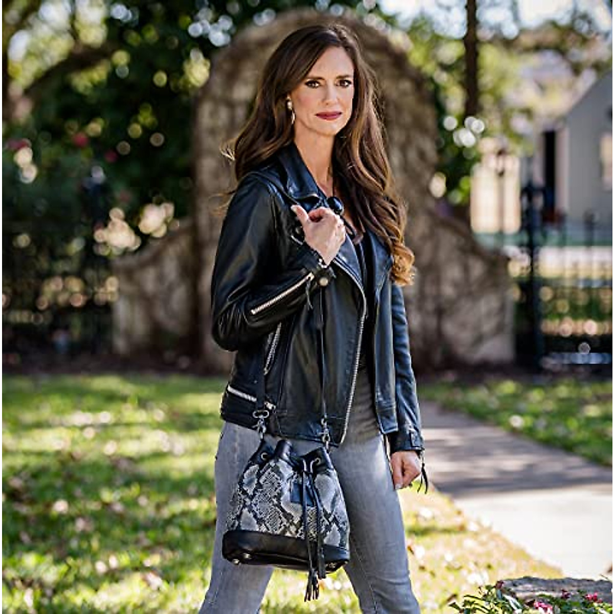 STS Ranchwear Women's Casual Everyday Multifunctional Santana Collection Bucket Bag with Adjustable Strap, Gray