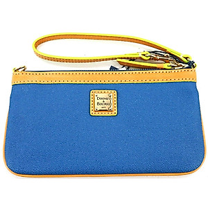 Disney Dooney and Bourke runDisney 2019 Marathon Wristlet Purse Bag Every Mile Is Magic