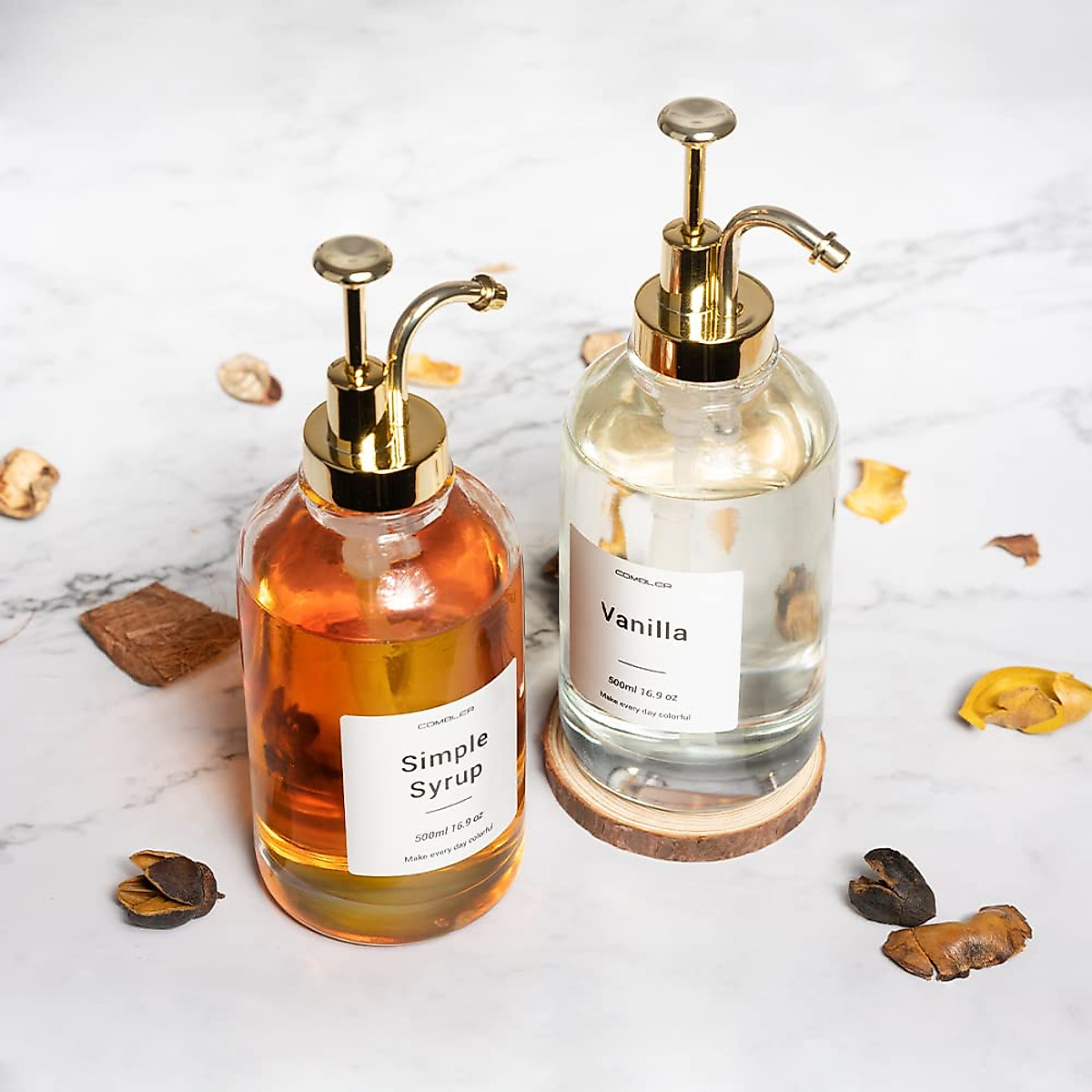 Combler Coffee Syrup Dispenser for Coffee Bar Accessories, 16.9oz 500ml Syrup Bottles 2pcs Set, Glass Syrup Dispenser w. Gold Pumps and Labels, Coffee Accessories for Cinnamon, Vanilla, Caramel, Gifts